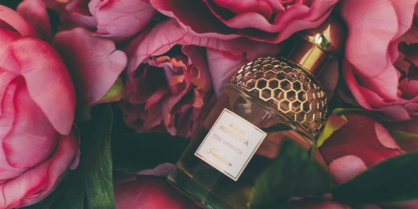 The Art of Layering Perfumes: Master the Perfect Scent Combination